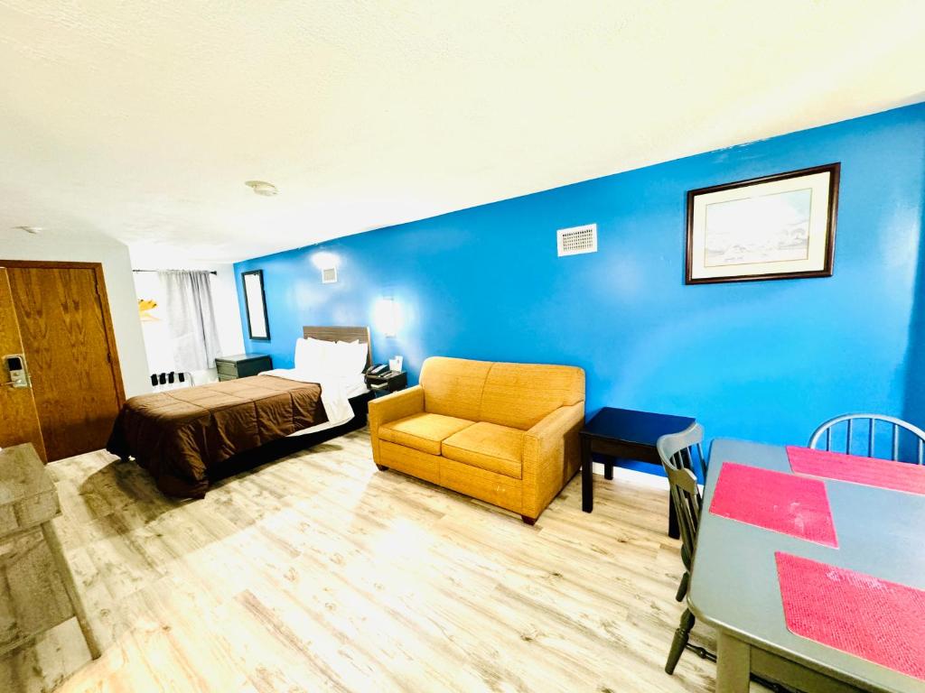 Blue Spruce Motel & Town Houses Plymouth, MA 02360, United States